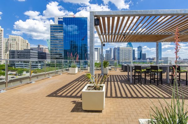 MODA - Updated October 2025 - 46 Photos & 17 Reviews - 1855 Payne St ...