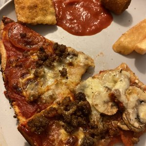 PEGGS RESTAURANT ON THE BOULEVARD - 19 Photos & 62 Reviews - Pizza ...