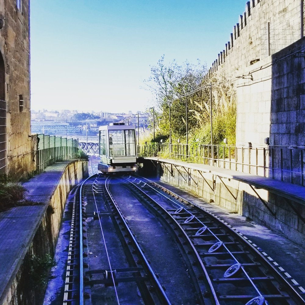 FUNICULAR DOS GUINDAIS - 13 Photos - R. Arnaldo Gama, 53, Porto ...