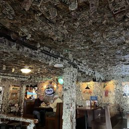 MEWS TAVERN - Updated August 2024 - 436 Photos & 602 Reviews - 456 Main ...