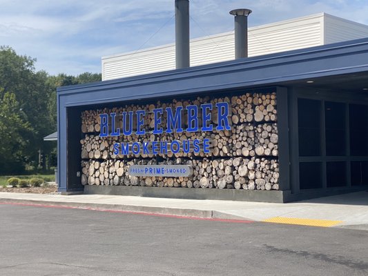 BLUE EMBER SMOKEHOUSE - Updated December 2025 - 62 Photos & 121 Reviews ...