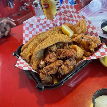 HOT FISH HOUSE - Updated November 2024 - 121 Photos & 120 Reviews ...