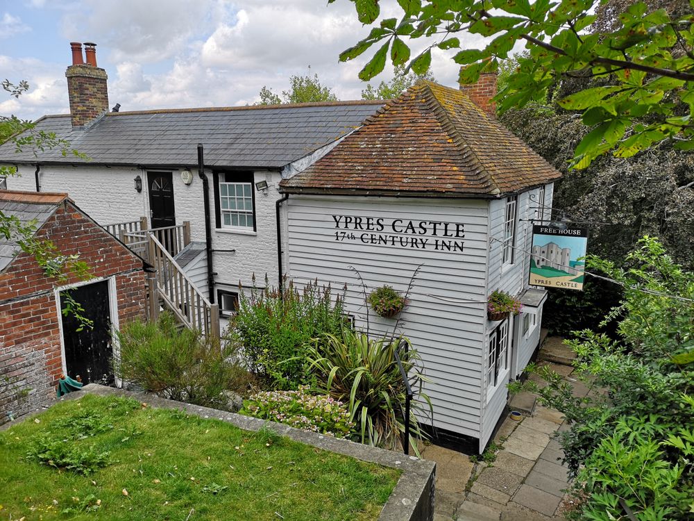 YPRES CASTLE INN - Updated October 2024 - Gungarden, Rye, East Sussex ...