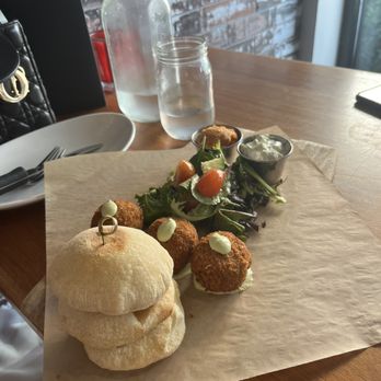 COOK - Updated December 2025 - 108 Photos & 104 Reviews - 109 Chapel St ...