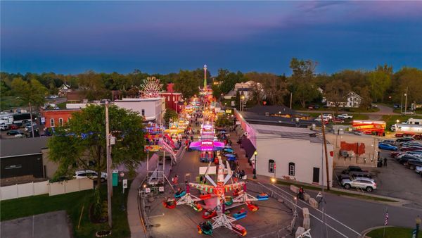 TANK’S TAVERN - Updated October 2025 - 16 Photos - 104 E Grand River Rd ...