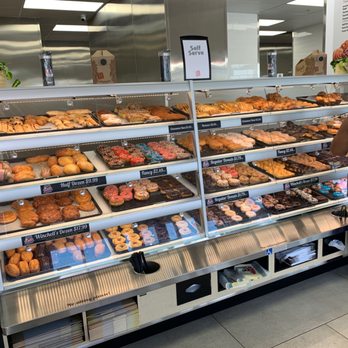 WIN WIN GAS AND WINCHELLS DONUTS - Updated October 2025 - 16 Reviews ...