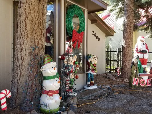 ROCKY MOUNTAIN CHRISTMAS - Updated December 2025 - 15 Photos & 19 ...