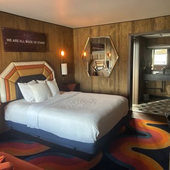 AMERICANA MOTOR HOTEL - Updated January 2026 - 129 Photos & 55 Reviews - 2650 E Rte 66 ...