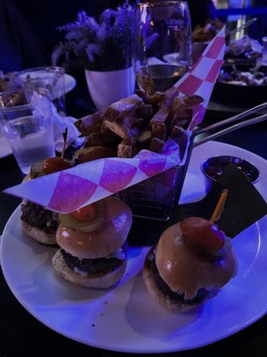 THE CHELSEA BELL - Updated January 2025 - 188 Photos & 200 Reviews ...