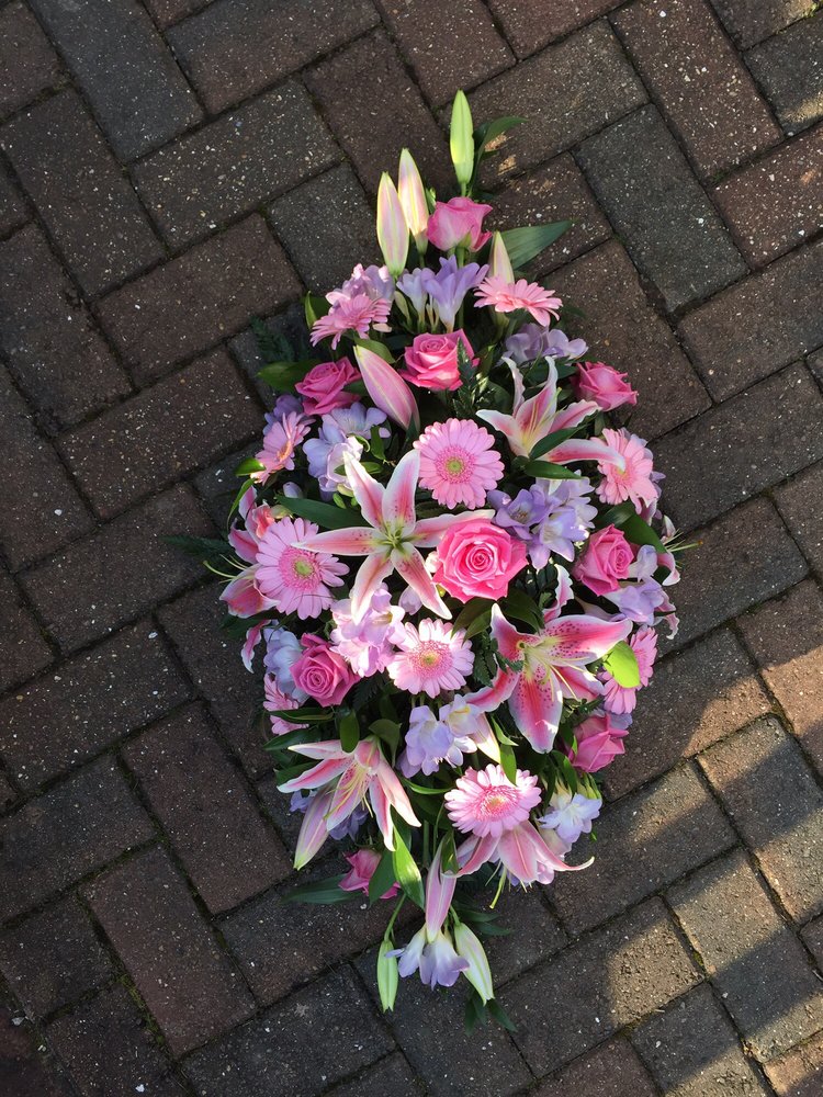 THE GRAVESEND FLORIST - Updated March 2025 - 46 Photos - 31 Dene Holm ...