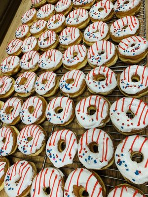 BOSTON CREAM DONUT - Updated November 2024 - 1078 Photos & 111 Reviews ...