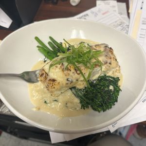 LONGLINER LODGE RESTAURANT - Updated July 2024 - 485 Katlian St, Sitka ...