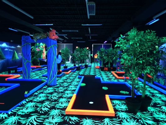 GLOW PUTT MINI GOLF - Updated July 2024 - 46 Photos & 43 Reviews - 91 N ...