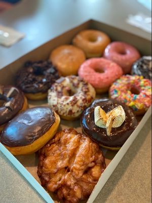 OMG DONUTS & BAKERY - Updated August 2025 - 410 Photos & 360 Reviews ...