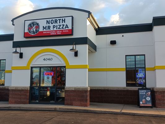 NORTH MR PIZZA - Updated April 2025 - 91 Photos & 90 Reviews - 4040 ...