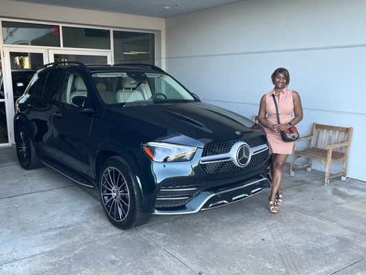 MERCEDES-BENZ OF HOUSTON GREENWAY - Updated December 2025 - 103 Photos ...