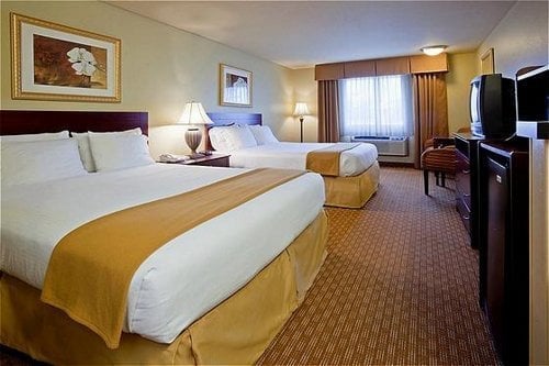 HOLIDAY INN EXPRESS WISCONSIN DELLS - Updated November 2025 - 46 Photos ...