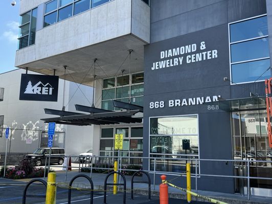 REI - Updated October 2025 - 164 Photos & 557 Reviews - 840 Brannan St ...