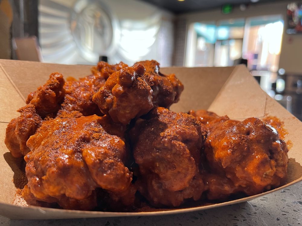 WINGZ AND MI - Updated July 2025 - 13 Photos - 1411 W Sunset Blvd, Los ...