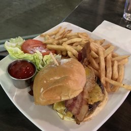 Photos of THE PARLAY KITCHEN + COCKTAILS - Updated August 2024 - 579 ...