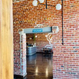 GOOD LOOKIN’ - Updated 05/2025 - 451 Photos & 251 Reviews - 4919 ...