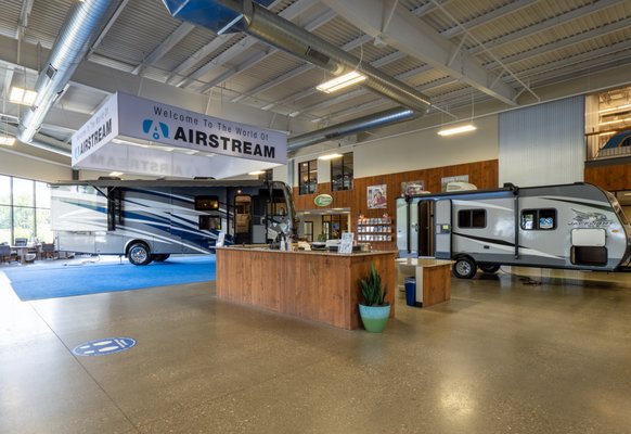 BLUE COMPASS RV - LATHAM - Updated December 2025 - 60 Photos & 192 ...