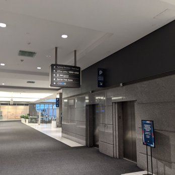 SIMCOE PLACE EXPRESS PARK - Updated November 2025 - 11 Photos - 200 ...