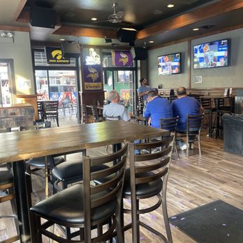 ROADHOUSE 66 GAS N’ GRILL - Updated July 2024 - 87 Photos & 135 Reviews ...