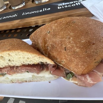 CAFE CLUB MONTVILLE - Updated August 2025 - 50 Photos & 27 Reviews - 67 ...