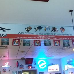 TICKETS PUB & EATERY - Updated July 2025 - 63 Photos & 126 Reviews - 7 ...