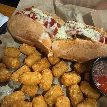 HUNGRY PALATE BAR & GRILL - Updated June 2025 - 140 Photos & 74 Reviews ...