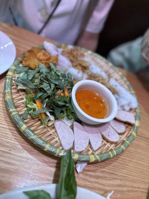 SAIGON 512 - Updated June 2025 - 286 Photos & 130 Reviews - 105 E Old ...