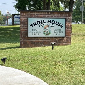 TROLL HOUSE COTTAGE - 28 Photos & 10 Reviews - 222 McGavock Pk ...