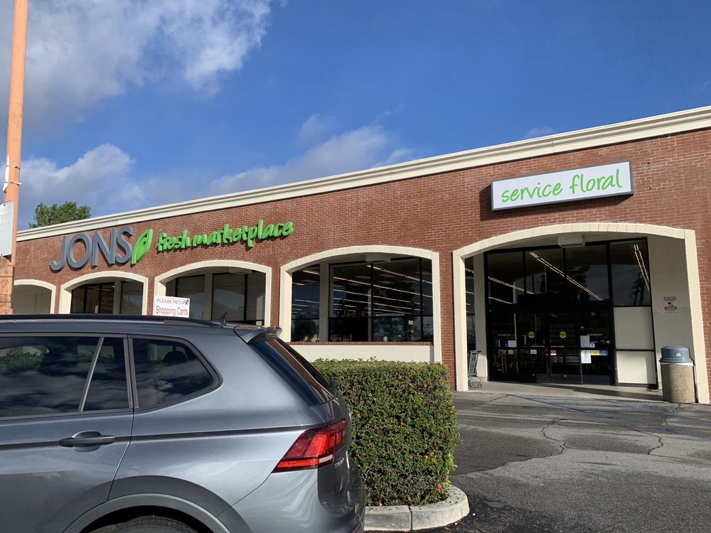 JONS FRESH MARKETPLACE - 42 Photos & 73 Reviews - 20151 Roscoe Blvd ...