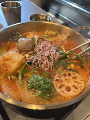 BIG WAY HOT POT - Updated September 2025 - 10 Photos - 1479 Robson ...
