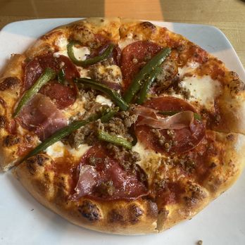 UPPER CRUST WOOD FIRED PIZZA - Updated October 2024 - 369 Photos & 305 ...