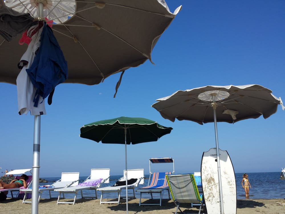 MALIBU BEACH FOCENE - Via Portuense 2400, Fiumicino, Roma, Italy ...