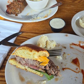 CRACKER BARREL OLD COUNTRY STORE - Updated June 2025 - 136 Photos & 109 ...