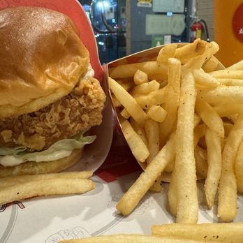 MACHO BURGER - Updated June 2024 - 215 Photos & 117 Reviews - 927 E ...