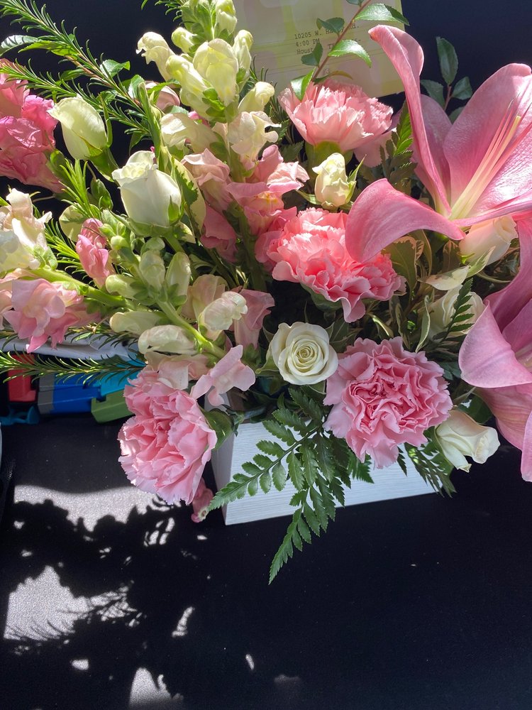 CORNELIUS FLORIST - Updated April 2025 - 40 Photos & 15 Reviews - 10205 ...