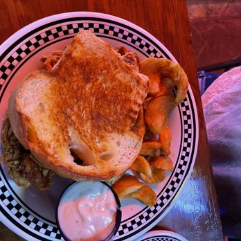 WALLBANGERS GOURMET HAMBURGERS - Updated October 2024 - 168 Photos ...