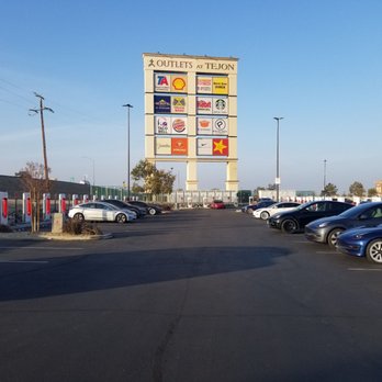 TESLA SUPERCHARGER STATION - OUTLETS AT TEJON - Updated January 2026 ...