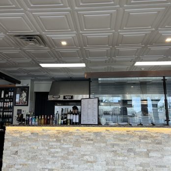 DEMOS - Updated July 2025 - 134 Photos & 200 Reviews - 64 Mt Auburn St ...