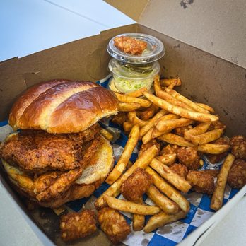 BERWYN CHICKEN - Updated January 2026 - 78 Photos & 72 Reviews - 7021 ...