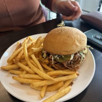 THE MASH HOUSE - Updated November 2025 - 247 Photos & 140 Reviews - 10 ...