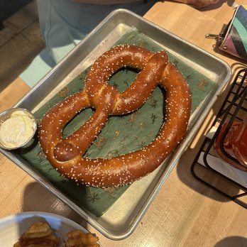 EASY TIGER - Updated April 2025 - 705 Photos & 502 Reviews - 6406 N ...