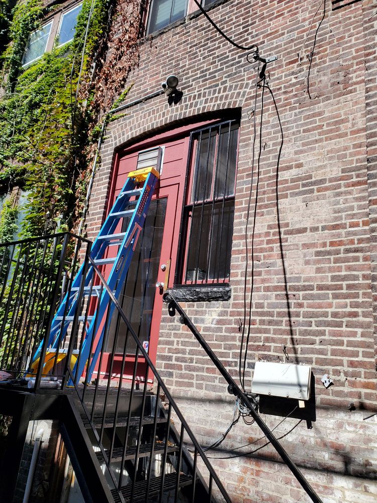 EKIOSA AND MR KAY - Updated January 2025 - 59 Photos - 617 Warren St ...