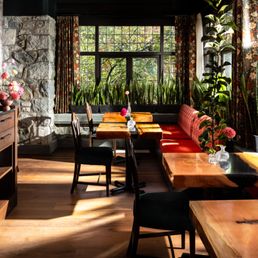 JANEVCA KITCHEN & LOUNGE - Updated December 2025 - 31 Photos - 429 ...