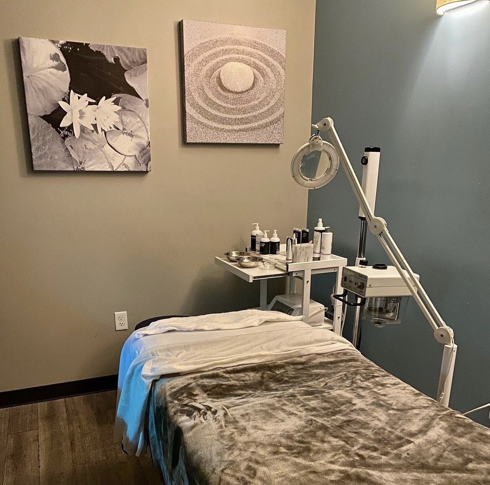 HAND & STONE MASSAGE AND FACIAL SPA - Updated August 2024 - 24 Photos ...