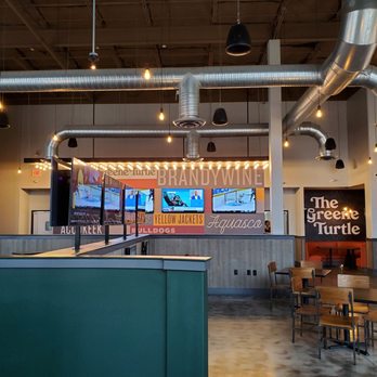 THE GREENE TURTLE SPORTS BAR & GRILLE - Updated 05/2025 - 80 Photos ...